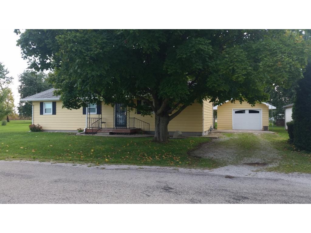 105 East Street, Redmon, IL 61949