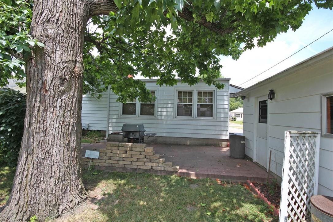 441 E Maywood Court, Decatur, IL 62526