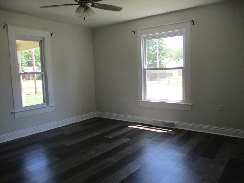 101 W South 3rd Street, Strasburg, IL 62465