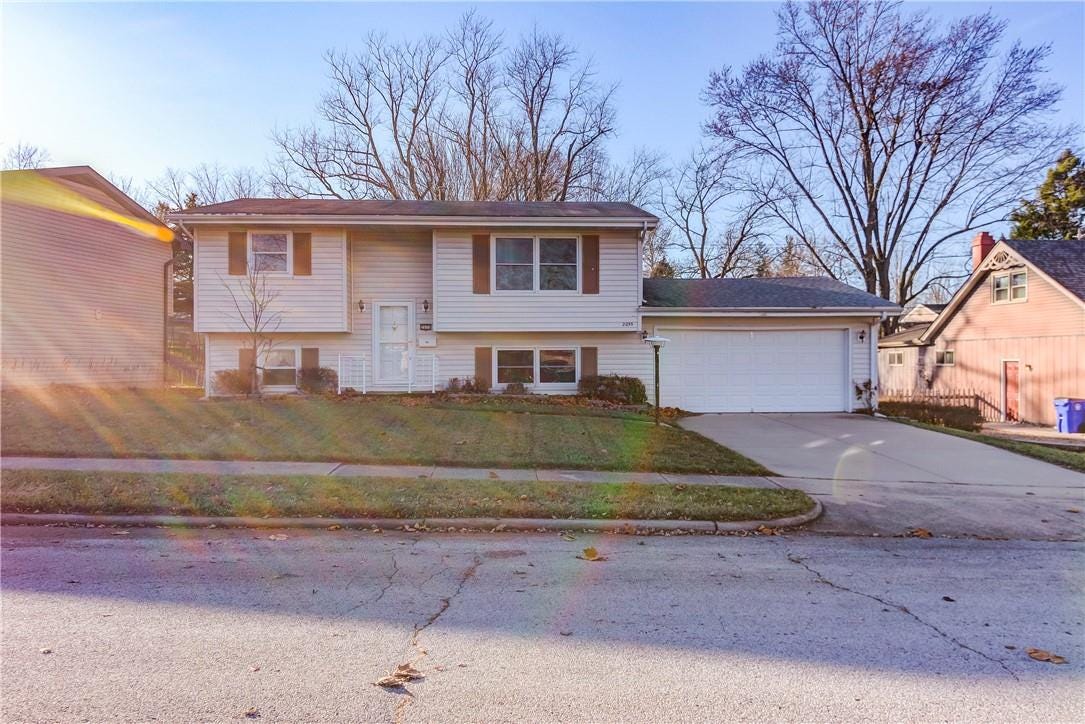 2055 Brownlow Court, Decatur, IL 62521