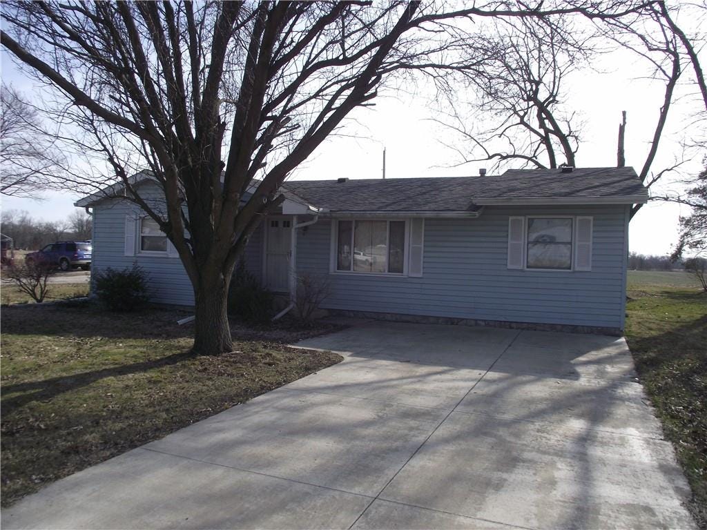 612 Ash Street, Edgewood, IL 62426