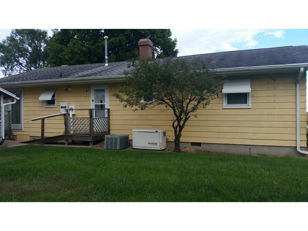 105 East Street, Redmon, IL 61949