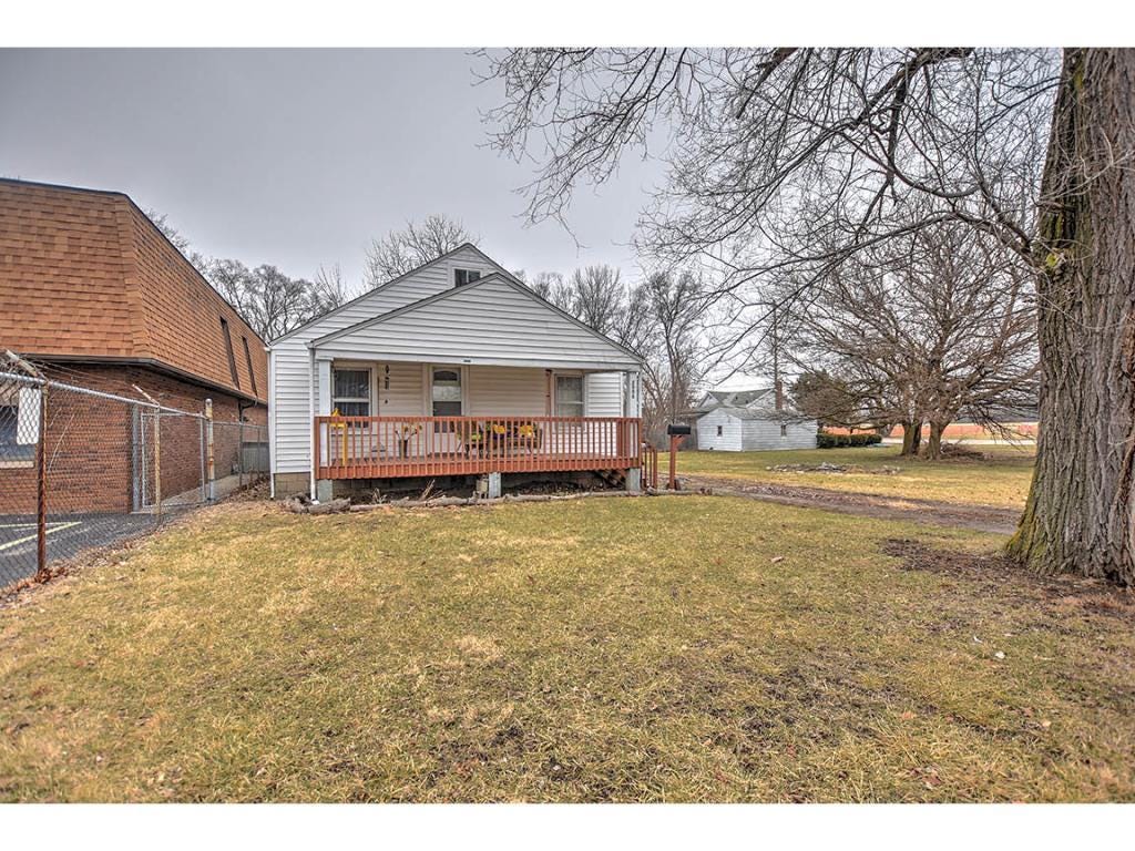 2570 E William Street, Decatur, IL 62521