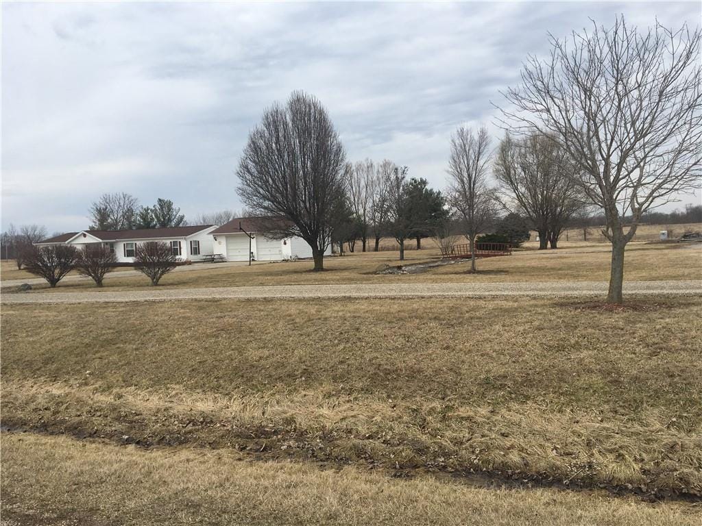 8687 County Road 150n, #E, Lerna, IL 62440