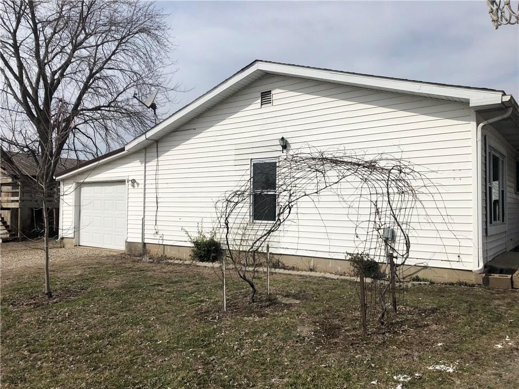 201 N Union Street, West Union, IL 62477