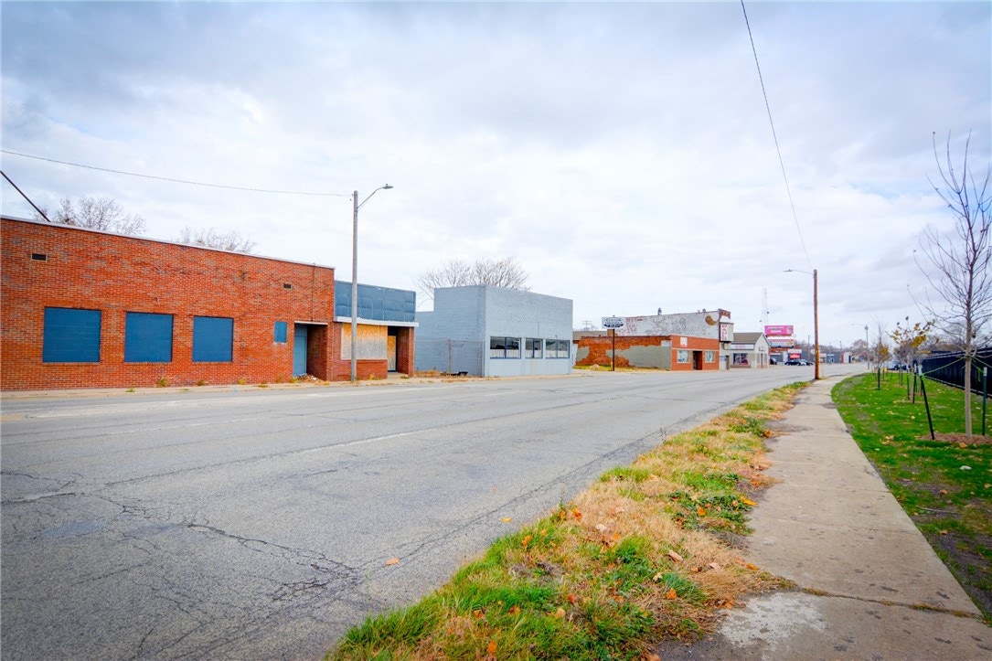 947 N Water Street, Decatur, IL 62523