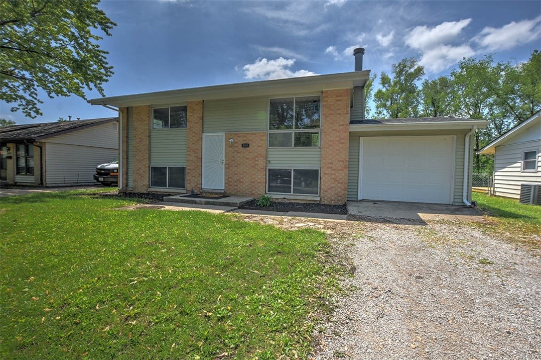 3565 Hummingbird Drive, Decatur, IL 62526