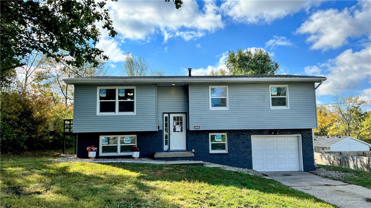 2105 W Marietta Street, Decatur, IL 62522