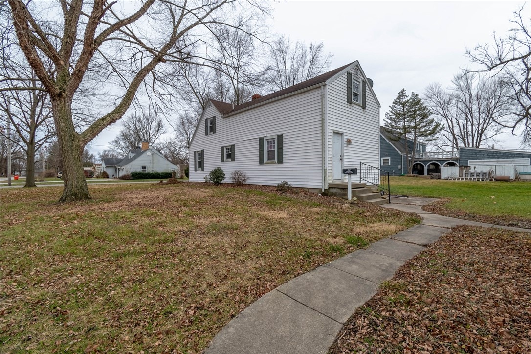 106 W George Street, Sullivan, IL 61951