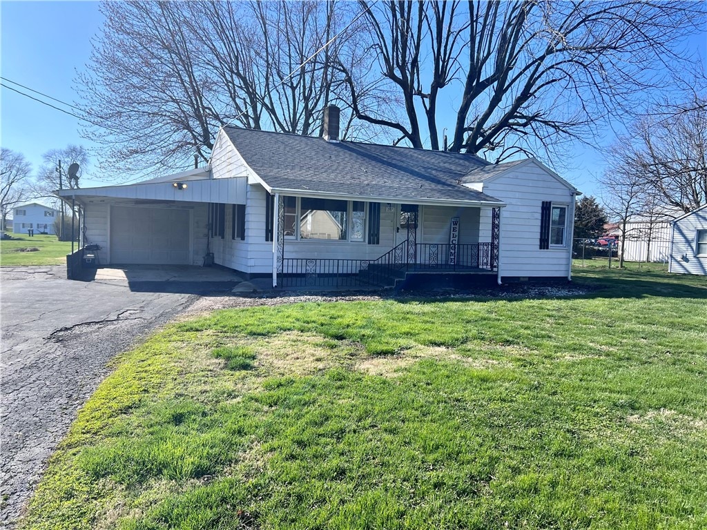 207 S Hazel Street, Oakland, IL 61943