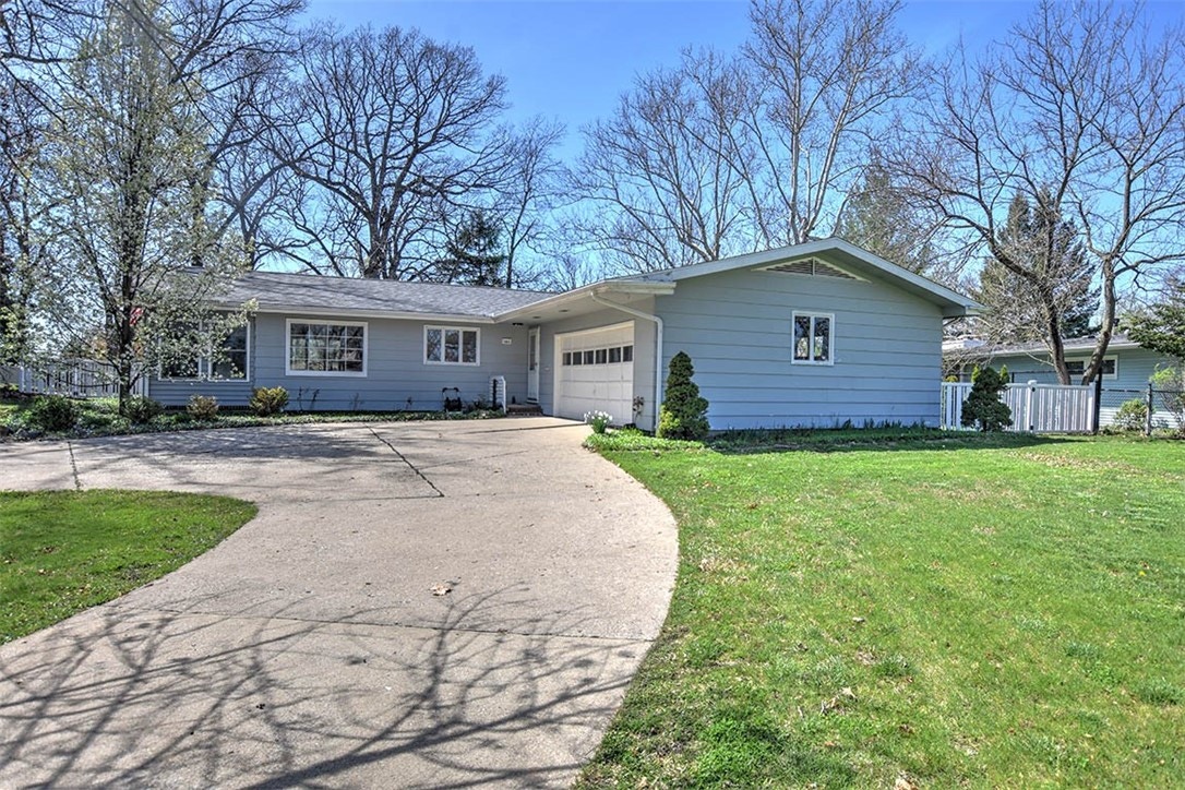 103 Southmoreland Place, Decatur, IL 62521