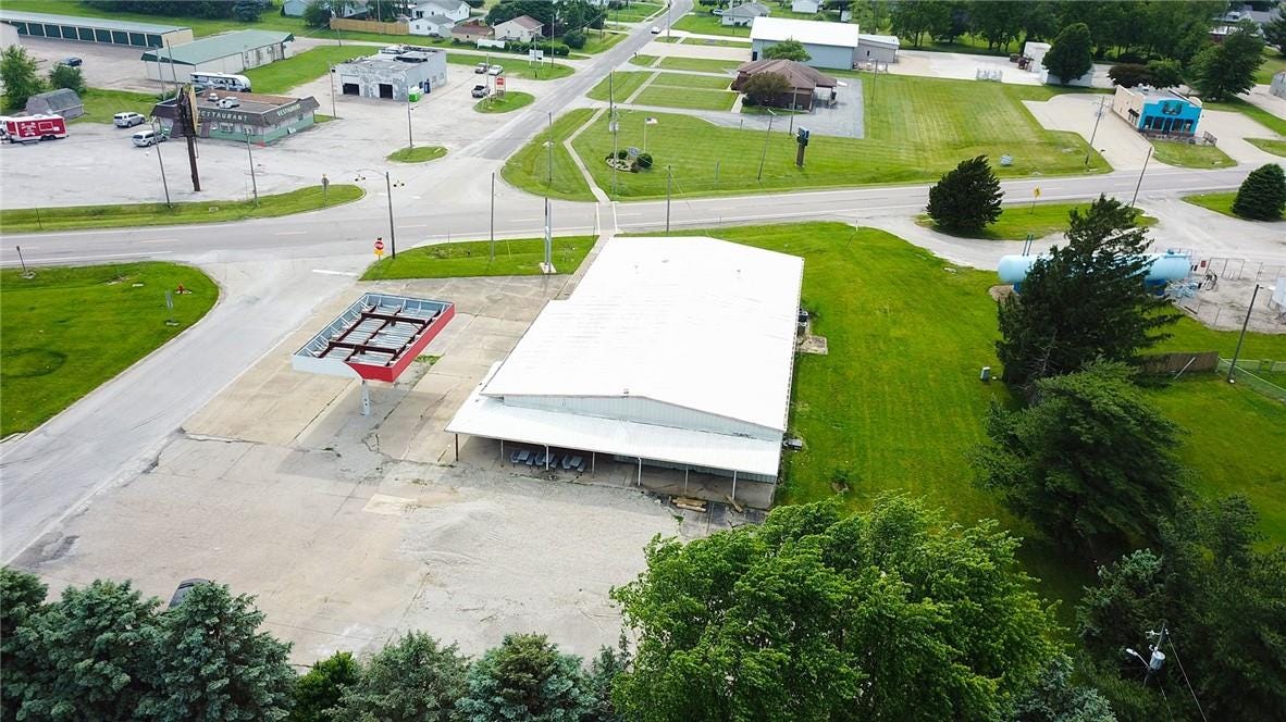 622 E Main Street, Warrensburg, IL 62573