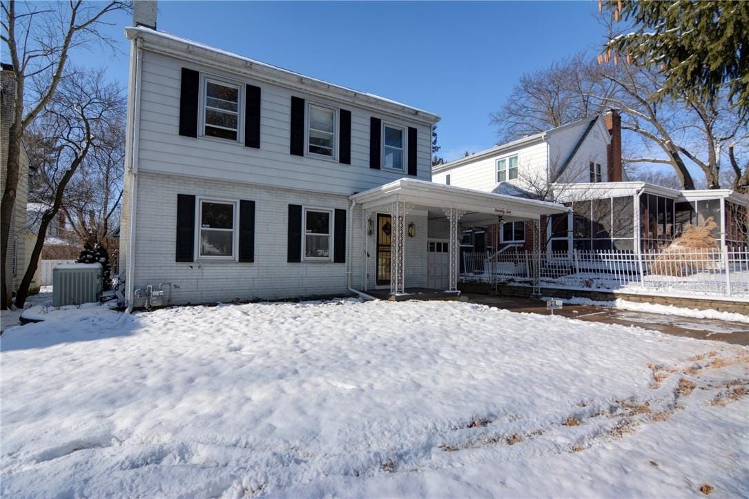 22 Edgewood Court, Decatur, IL 62522