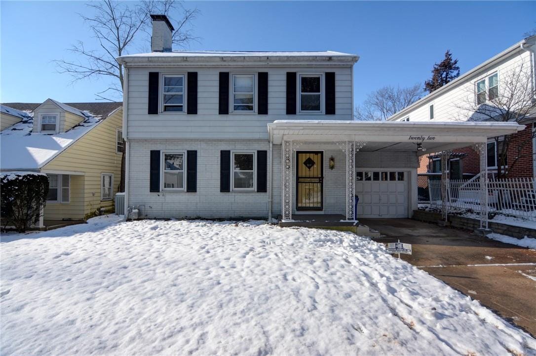 22 Edgewood Court, Decatur, IL 62522